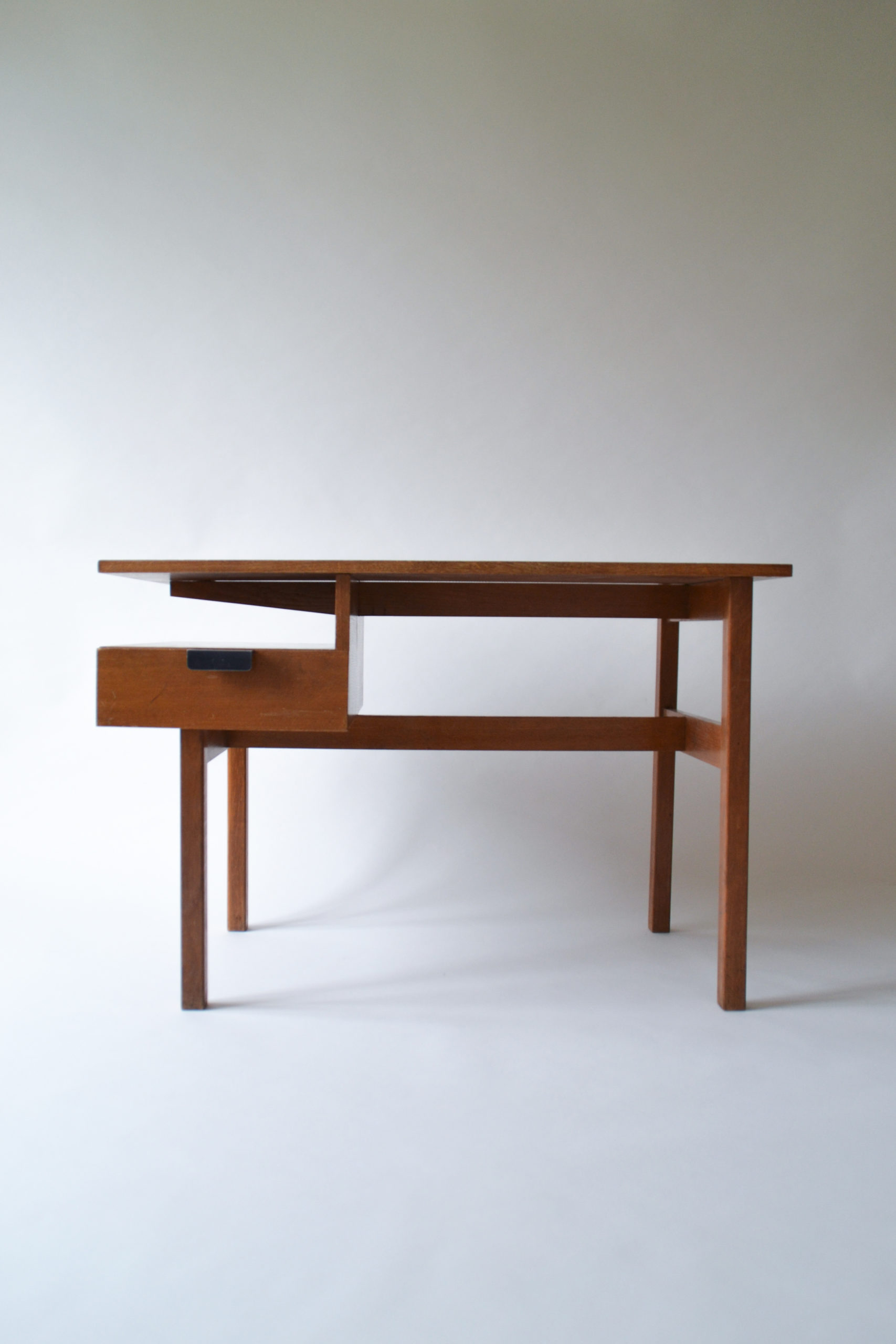 Bureau, André Simard, Mobilier Simard – dix puissance